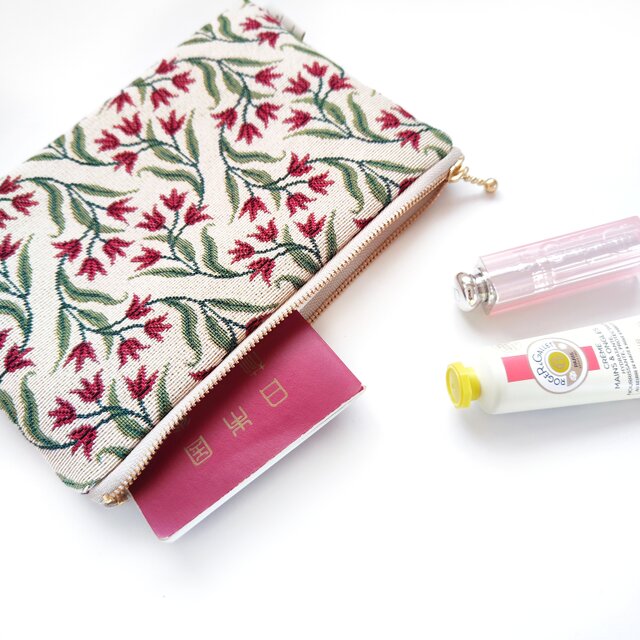 mont bouche スペイン生地・花柄ポーチ（ベージュ・L） | iichi 日々の暮らしを心地よくするハンドメイドやアンティークのマーケットプレイス