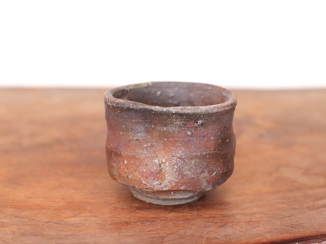 備前焼 ぐい呑み gi-009 | iichi 日々の暮らしを心地よくするハンドメイドやアンティークのマーケットプレイス