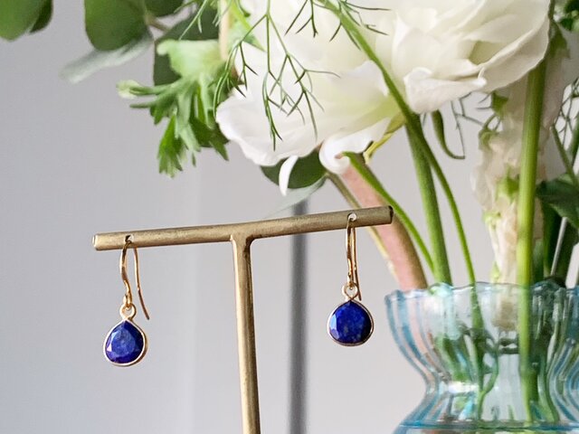 ユニセックス【12月の誕生石】幸運の石「ラピスラズリ」ピアス/イヤリング | iichi 日々の暮らしを心地よくするハンドメイドやアンティークのマーケットプレイス