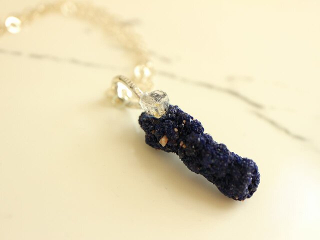 鉱物ジュエリー＊アズライト＊シルバーペンダン＊原石＊クォーツ＊ネックレス＊no.698 | iichi 日々の暮らしを心地よくするハンドメイド ...