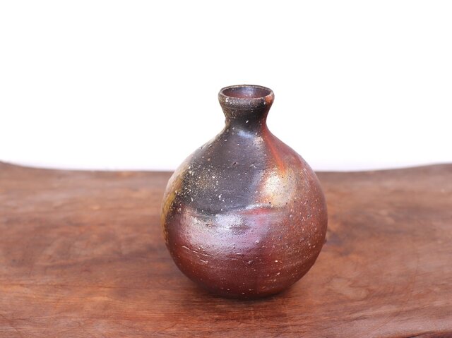 備前焼 徳利 t-143 | iichi 日々の暮らしを心地よくするハンドメイドやアンティークのマーケットプレイス