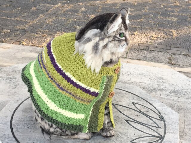 冬季セール 北欧の森の守護神 羊毛フェルトのノルウェージャンフォレストキャット・ブラウンタビーのミーちゃん | iichi 日々の暮らしを心地よくするハンドメイドやアンティークのマーケットプレイス