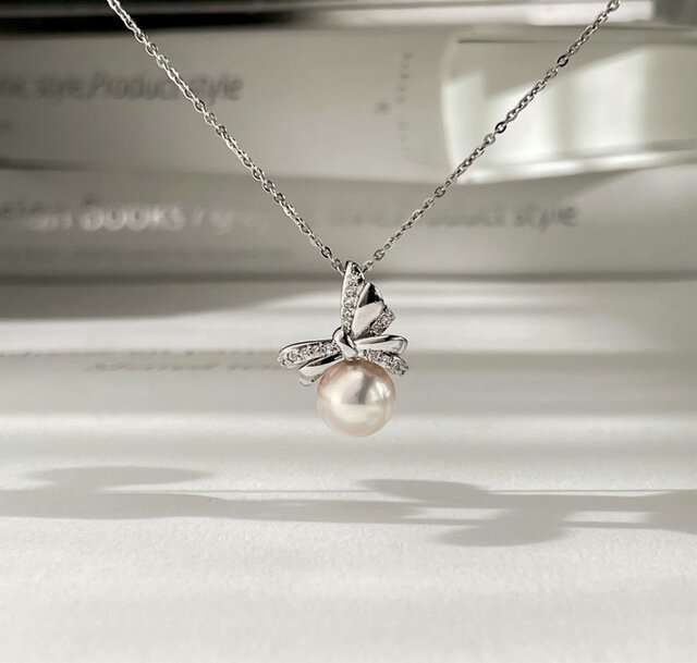 Outlet アコヤパール リボンのペンダント(9.0mm) 1点のみ | iichi 日々の暮らしを心地よくするハンドメイドやアンティークのマーケットプレイス