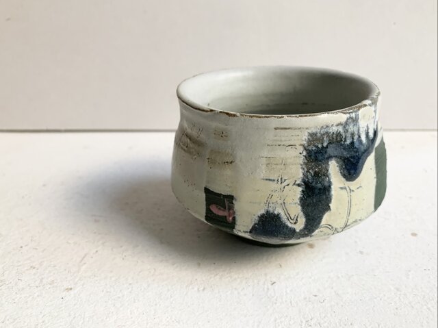 緑ピンク41 湯呑みフリーカップM | iichi 日々の暮らしを心地よくするハンドメイドやアンティークのマーケットプレイス