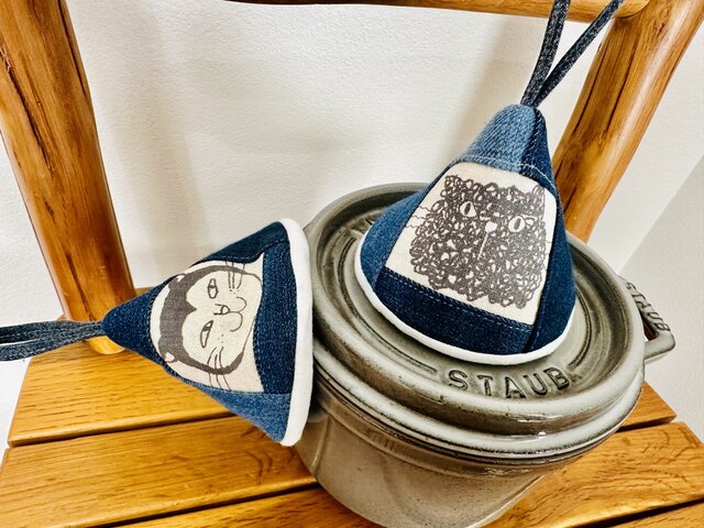 三角鍋つかみ★staub ストウブ ホーロー デニムリメイク | iichi 日々の暮らしを心地よくするハンドメイドやアンティークのマーケットプレイス