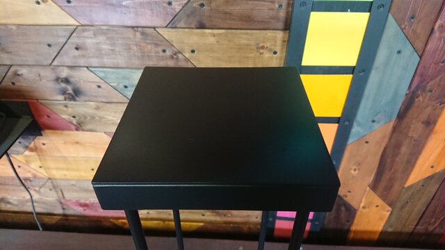 マットブラックでアイアンなプランタースタンド♪ 150×150×650mm | iichi 日々の暮らしを心地よくするハンドメイドやアンティークのマーケットプレイス