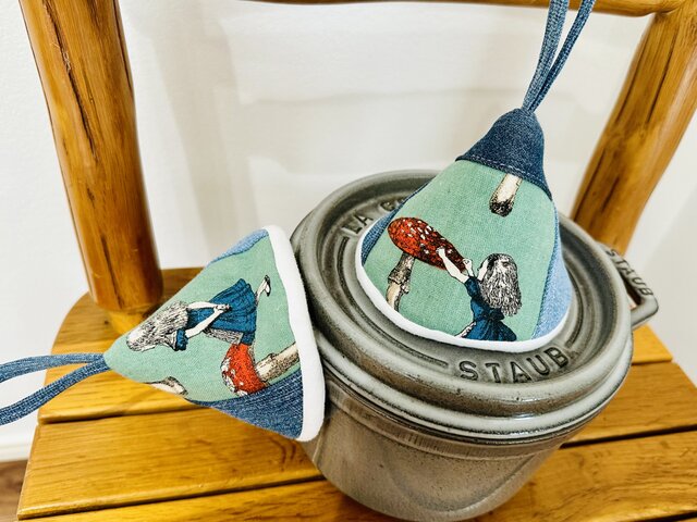三角鍋つかみ★staub ストウブ ホーロー デニムリメイク | iichi 日々の暮らしを心地よくするハンドメイドやアンティークのマーケットプレイス