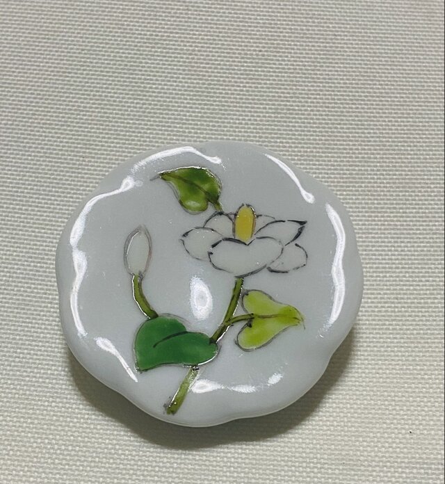 箸置き hanacoromo オリジナル型 ドクダミの花 | iichi 日々の暮らしを心地よくするハンドメイドやアンティークのマーケットプレイス