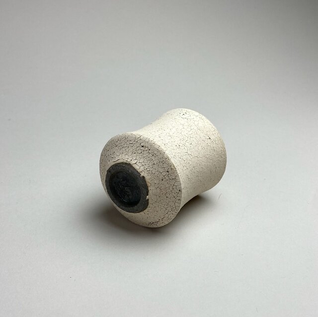 粉引 一輪挿し t-36 | iichi 日々の暮らしを心地よくするハンドメイドやアンティークのマーケットプレイス