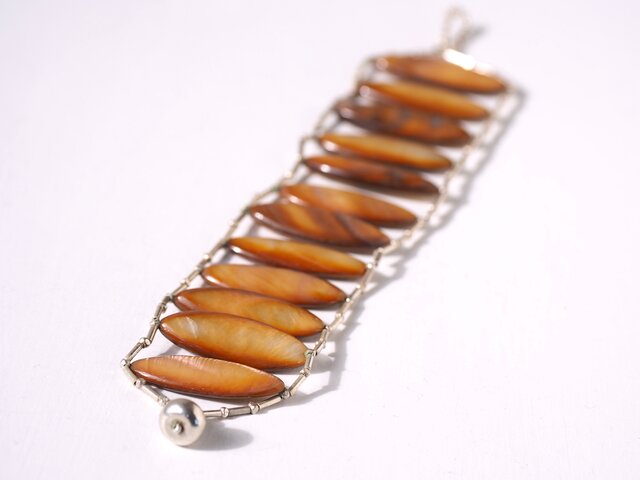 Ladder bracelet 'marquise shell' | iichi 日々の暮らしを心地よくするハンドメイドやアンティークのマーケットプレイス