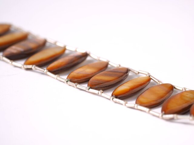 Ladder bracelet 'marquise shell' | iichi 日々の暮らしを心地よくするハンドメイドやアンティークのマーケットプレイス