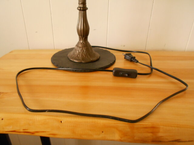 レトロランプ 12-26 | iichi 日々の暮らしを心地よくするハンドメイドやアンティークのマーケットプレイス