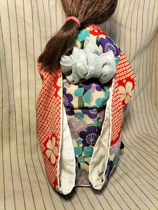 ドール背丈34cm用 （正絹の振袖セット絞り柄） | iichi 日々の暮らしを心地よくするハンドメイドやアンティークのマーケットプレイス