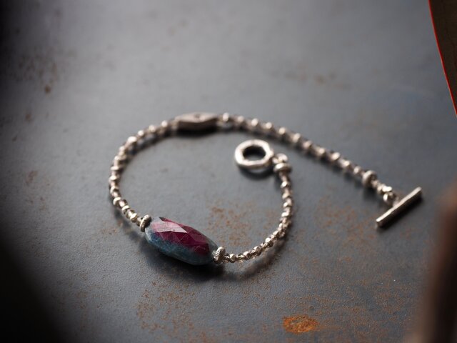 -Ruby in zoisite- smoky quartz・silver bracelet | iichi 日々の暮らしを心地よくするハンドメイドやアンティークのマーケットプレイス