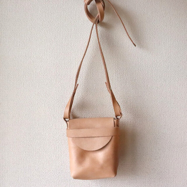 【期間限定】値下げ ポシェット サコッシュ 兼用 革 ミニ ハンドメイド1161 | iichi 日々の暮らしを心地よくするハンドメイドやアンティークのマーケットプレイス