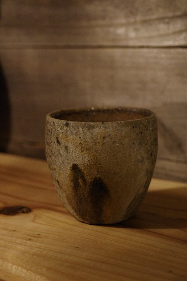 小ぶりなカップ no 183 | iichi 日々の暮らしを心地よくするハンドメイドやアンティークのマーケットプレイス