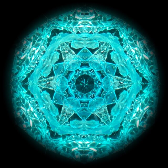 Aurora | iichi 日々の暮らしを心地よくするハンドメイドやアンティークのマーケットプレイス