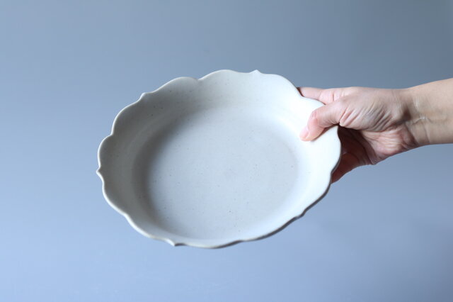 稜花深鉢 白 | iichi 日々の暮らしを心地よくするハンドメイドやアンティークのマーケットプレイス