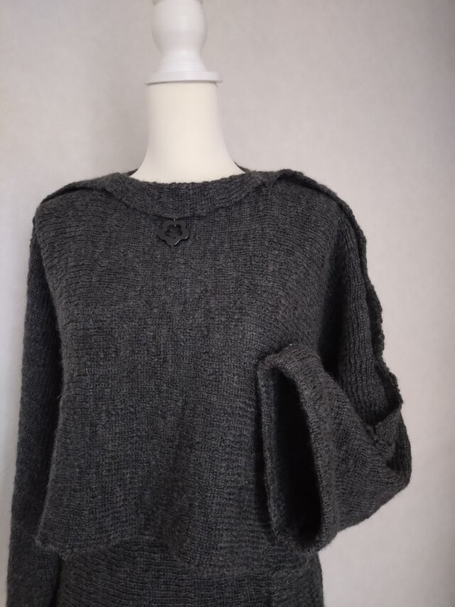 あったかショートセーターとキュートなスカートのセット。GPO−203 | iichi 日々の暮らしを心地よくするハンドメイドやアンティークのマーケットプレイス