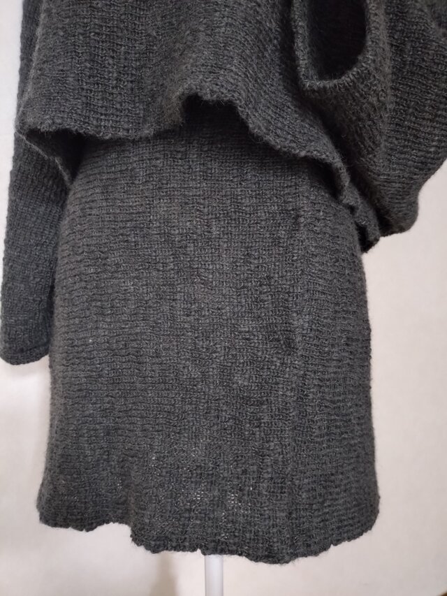 あったかショートセーターとキュートなスカートのセット。GPO−203 | iichi 日々の暮らしを心地よくするハンドメイドやアンティークのマーケットプレイス