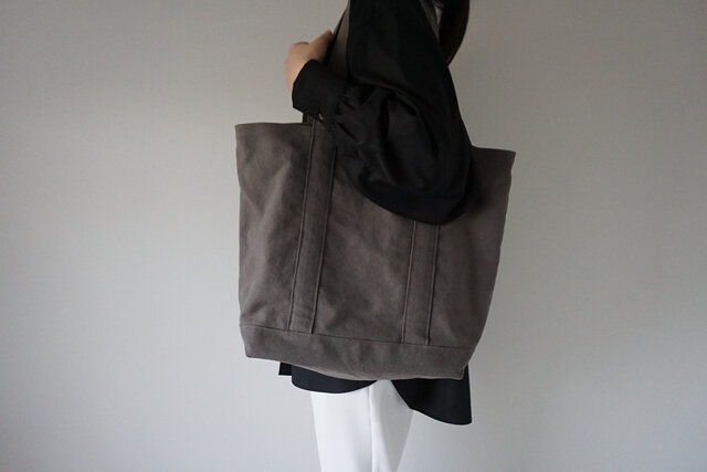 TOTE BAG (2L) / smokygray | iichi 日々の暮らしを心地よくするハンドメイドやアンティークのマーケットプレイス