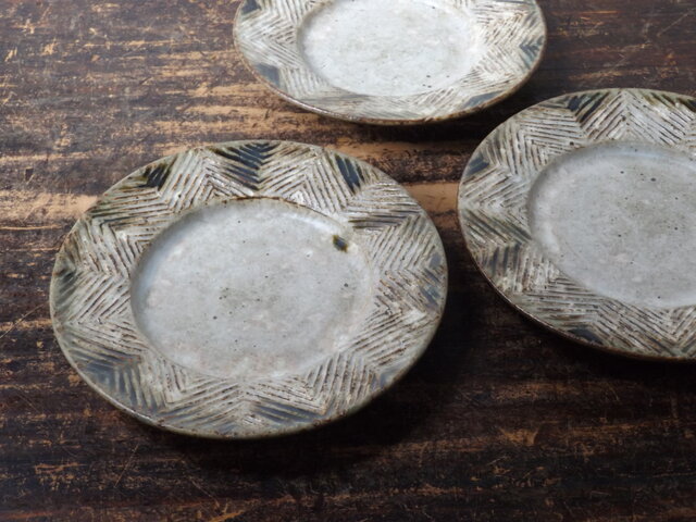 森 リム中皿 | iichi 日々の暮らしを心地よくするハンドメイドやアンティークのマーケットプレイス