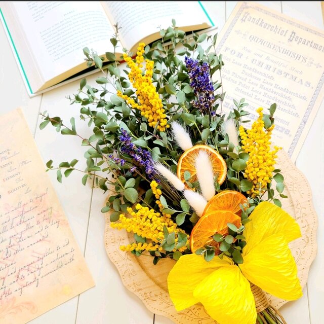 fso《épanouissement》 ラベンダーとミモザのナチュラルスワッグ ボタニカル 511 | iichi 日々の暮らしを心地よくするハンドメイドやアンティークのマーケットプレイス