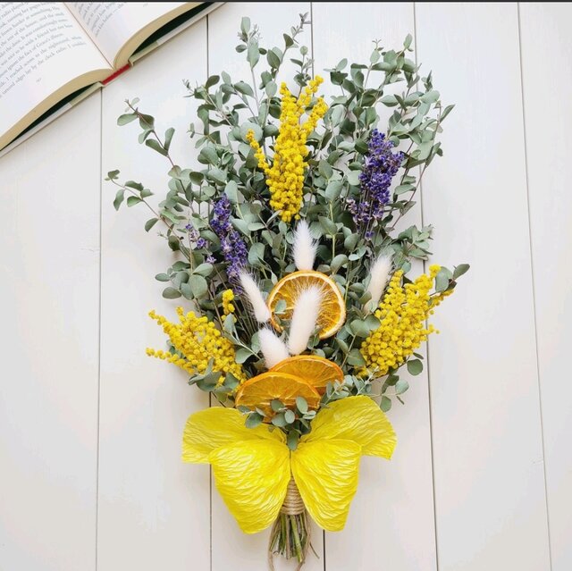 fso《épanouissement》 ラベンダーとミモザのナチュラルスワッグ ボタニカル 511 | iichi 日々の暮らしを心地よくするハンドメイドやアンティークのマーケットプレイス