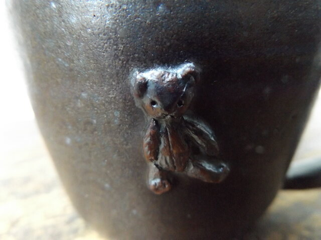 Teddyマグ（フリルななめ） | iichi 日々の暮らしを心地よくするハンドメイドやアンティークのマーケットプレイス