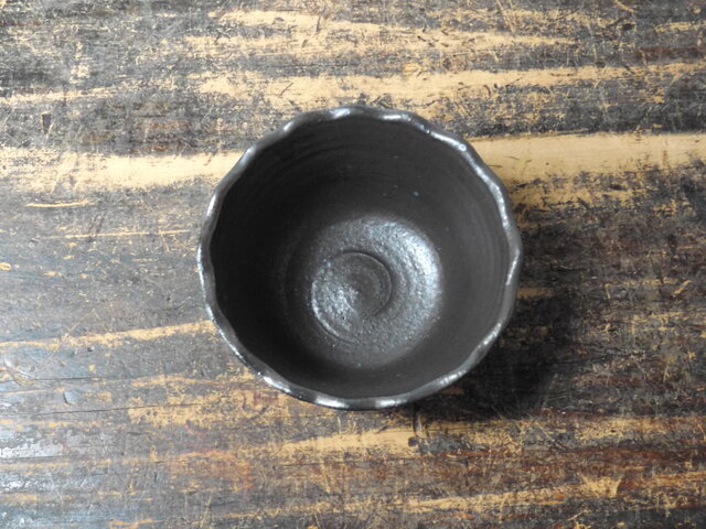 Teddyフリルボウル（てんてんななめ） | iichi 日々の暮らしを心地よくするハンドメイドやアンティークのマーケットプレイス