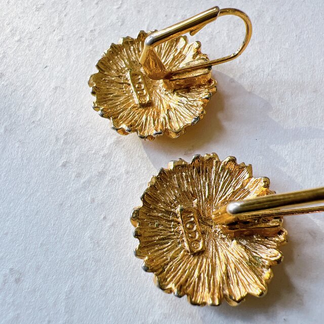 P432-【 MOD 】ヴィンテージピアス U.S.A. 1970〜80s Sunflower Flower | iichi 日々の暮らしを心地よくするハンドメイドやアンティークのマーケットプレイス