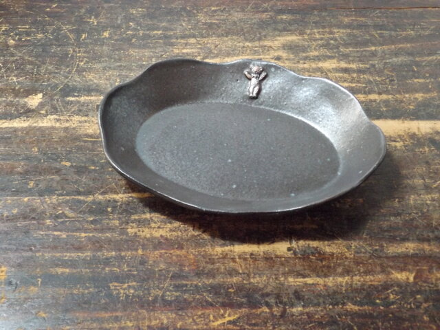 Teddy楕円プレート（大 ばんざい） | iichi 日々の暮らしを心地よくするハンドメイドやアンティークのマーケットプレイス