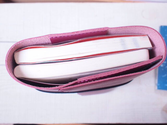 本革ボルドークレール A5ポケット付きテキスト・手帳カバー 厚くても任せて！ | iichi 日々の暮らしを心地よくするハンドメイドやアンティークのマーケットプレイス