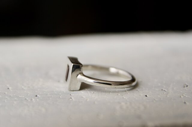 ガーネット squareリング | iichi 日々の暮らしを心地よくするハンドメイドやアンティークのマーケットプレイス