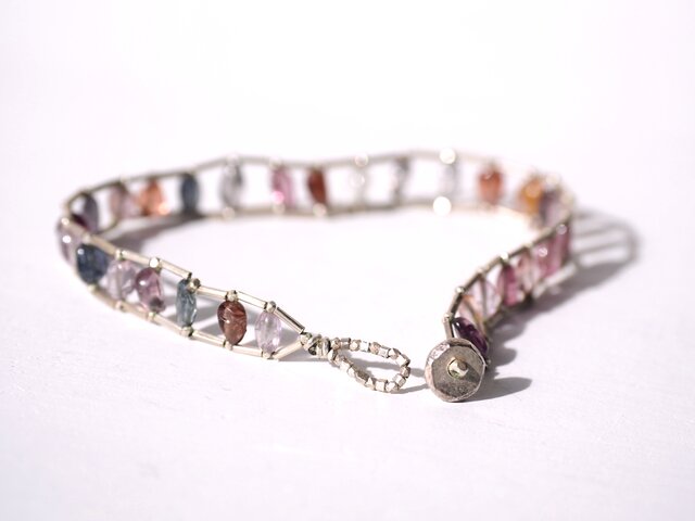 -Multi_color spinel- ladder bracelet | iichi 日々の暮らしを心地よくするハンドメイドやアンティークのマーケットプレイス