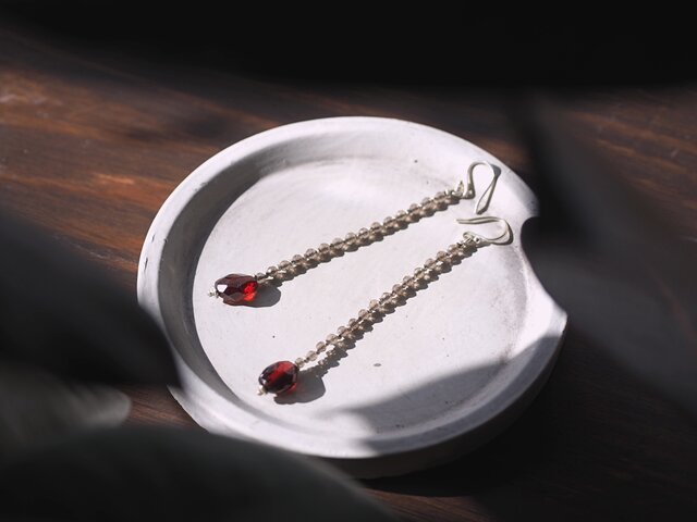 -Garnet- smoky quartz_silver long pierce | iichi 日々の暮らしを心地よくするハンドメイドやアンティークのマーケットプレイス