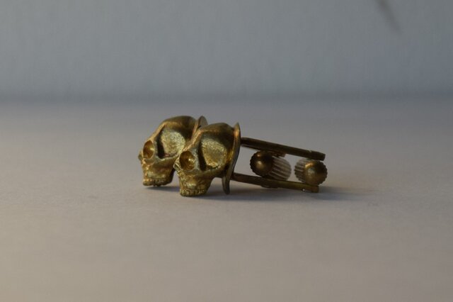 真鍮カフス Scull | iichi 日々の暮らしを心地よくするハンドメイドやアンティークのマーケットプレイス