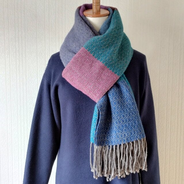 手織り ストール マフラー 青×パープル×ピンク ヤク100％ | iichi 日々の暮らしを心地よくするハンドメイドやアンティークのマーケットプレイス