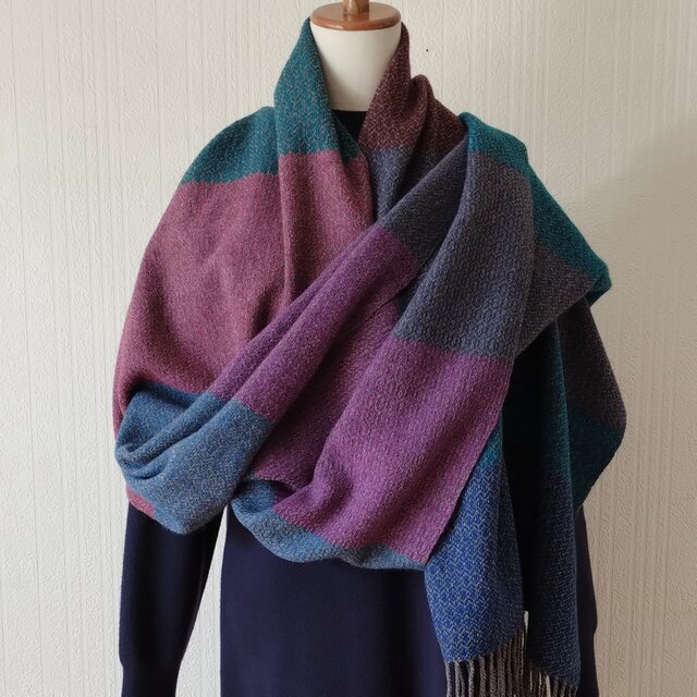 手織り ストール マフラー 青×パープル×ピンク ヤク100％ | iichi 日々の暮らしを心地よくするハンドメイドやアンティークのマーケットプレイス