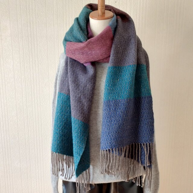 手織り ストール マフラー 青×パープル×ピンク ヤク100％ | iichi 日々の暮らしを心地よくするハンドメイドやアンティークのマーケットプレイス