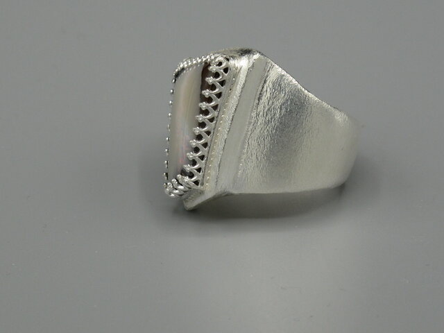 冬の雷鳴 | iichi 日々の暮らしを心地よくするハンドメイドやアンティークのマーケットプレイス