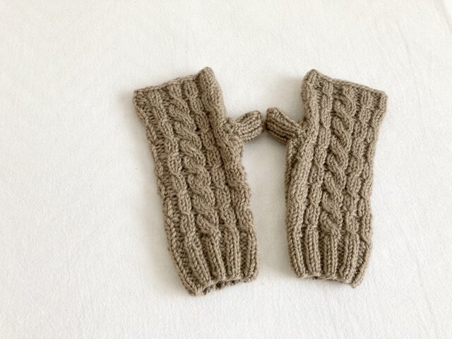 【SALE】メリノウールのハンドウォーマー・ミルクティー | iichi 日々の暮らしを心地よくするハンドメイドやアンティークのマーケットプレイス