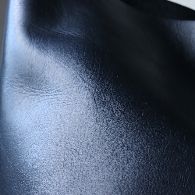 【期間限定】軽量 シンプル 肩掛け 天然革 男女兼用 ハンドメイド192 | iichi 日々の暮らしを心地よくするハンドメイドやアンティークのマーケットプレイス