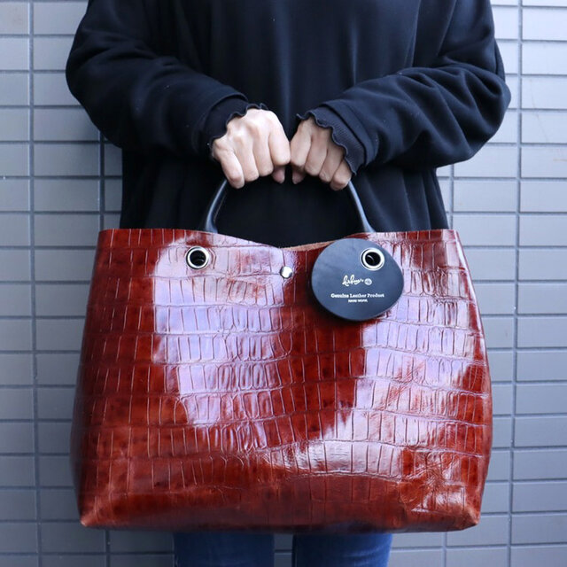 【期間限定】 とても軽量 型押し トート ボストン 男女兼用 ハンドメイド194 | iichi 日々の暮らしを心地よくするハンドメイドやアンティークのマーケットプレイス