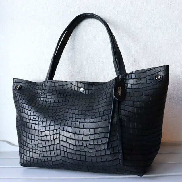 【期間限定】 軽量 型押し トート ボストン 肩掛け 兼用 革 ハンドメイド198 | iichi 日々の暮らしを心地よくするハンドメイドやアンティークのマーケットプレイス