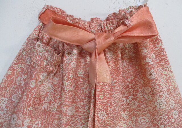 7539 小紋の着物で作ったワイドハーフパンツ ＃送料無料 | iichi 日々の暮らしを心地よくするハンドメイドやアンティークのマーケットプレイス