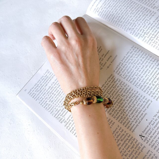 B104-ヴィンテージブレスレット U.S.A. 1970〜80s ゴールドチェーン マルチカラービーズ | iichi 日々の暮らしを心地よくするハンドメイドやアンティークのマーケットプレイス