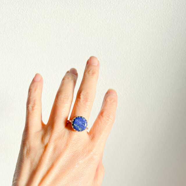 ラピスラズリカットラウンドリング RG22-184 | iichi 日々の暮らしを心地よくするハンドメイドやアンティークのマーケットプレイス