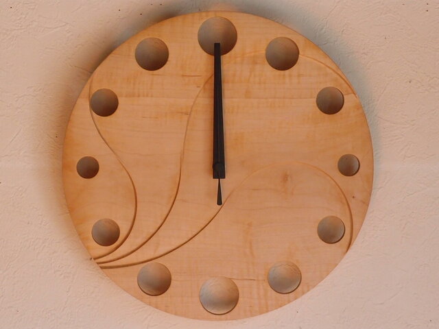 無垢の木の電波掛け時計 かえで 0026 | iichi 日々の暮らしを心地よくするハンドメイドやアンティークのマーケットプレイス