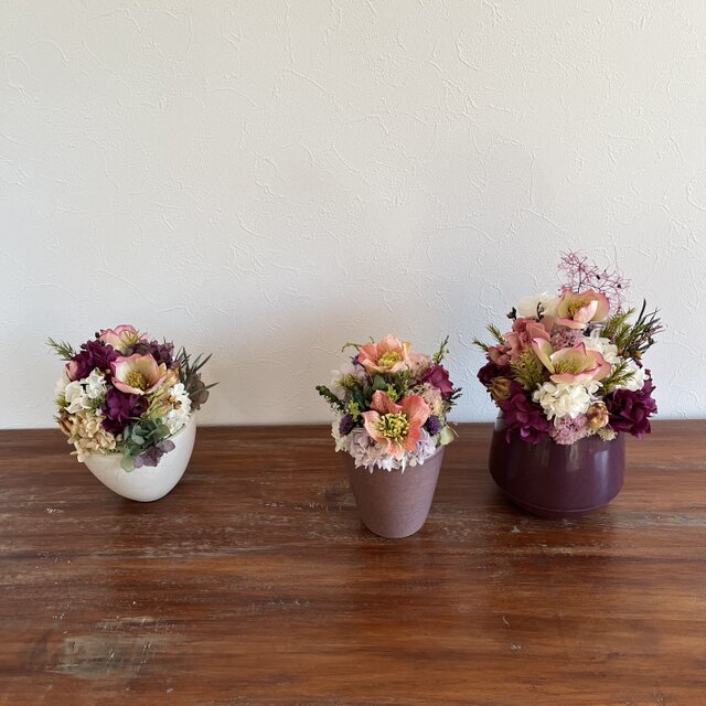 【クリスマスローズの咲く庭】 S サーモンピンク | iichi 日々の暮らしを心地よくするハンドメイドやアンティークのマーケットプレイス